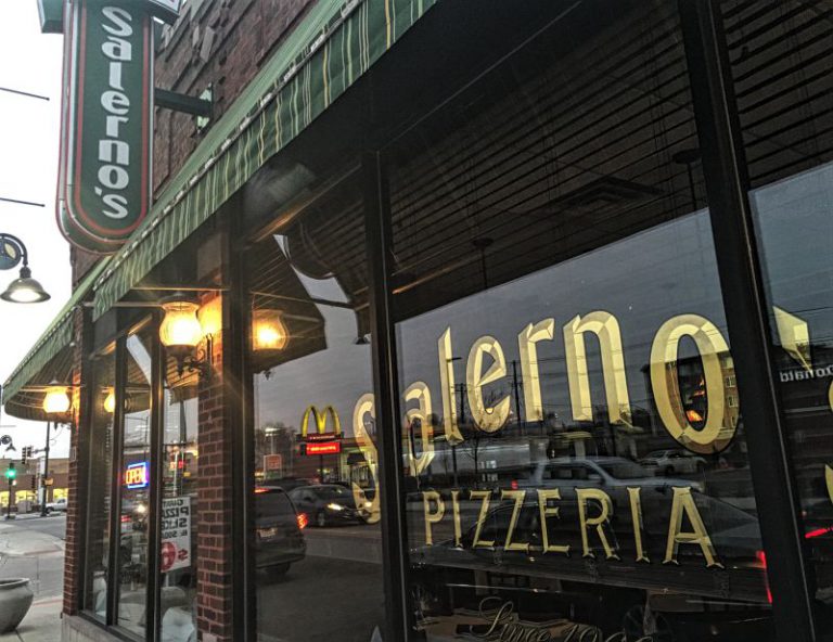 Pizza in Oak Park, IL | Salerno’s Pizza
